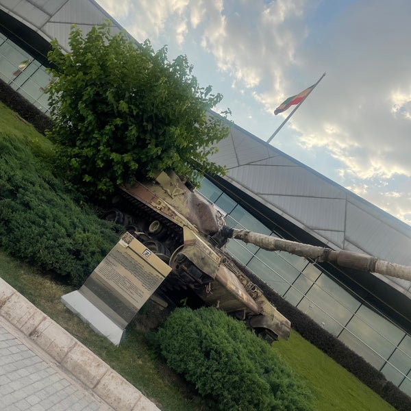 Holy Defense Museum Garden | باغ موزه دفاع مقدس - Museum in منطقه ۳