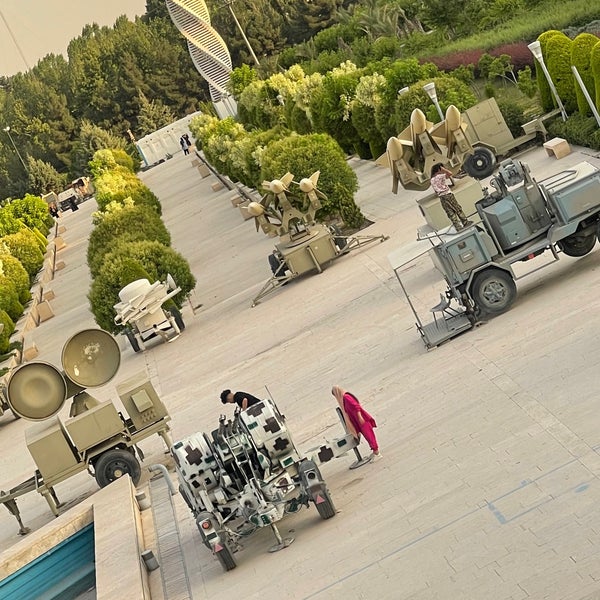Holy Defense Museum Garden | باغ موزه دفاع مقدس - Museum in منطقه ۳