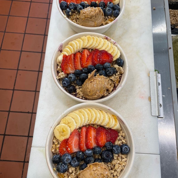 Robeks Fresh Juices & Smoothies - Chatsworth, CA