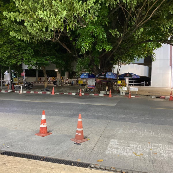 Manorom Building (อาคารมโนรม) - 12 ทิปส์ จาก ผู้เยี่ยม 767 คน