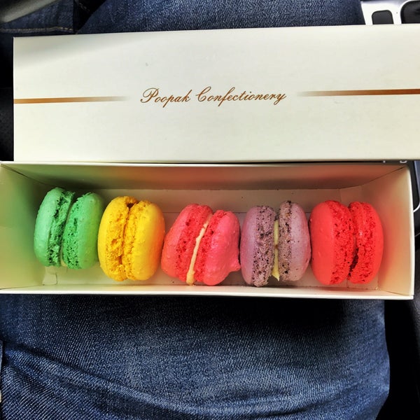 Poopak Pastry Shop | شیرینی پوپک - Tehran'da Pastane Dükkanı
