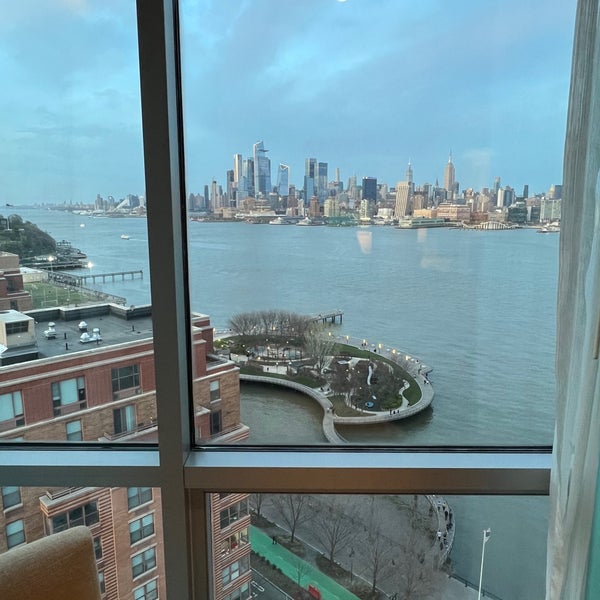 W Hoboken - 225 River St