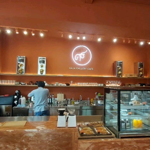 Kaja Gallery Cafe - 156 Maha Chai Road