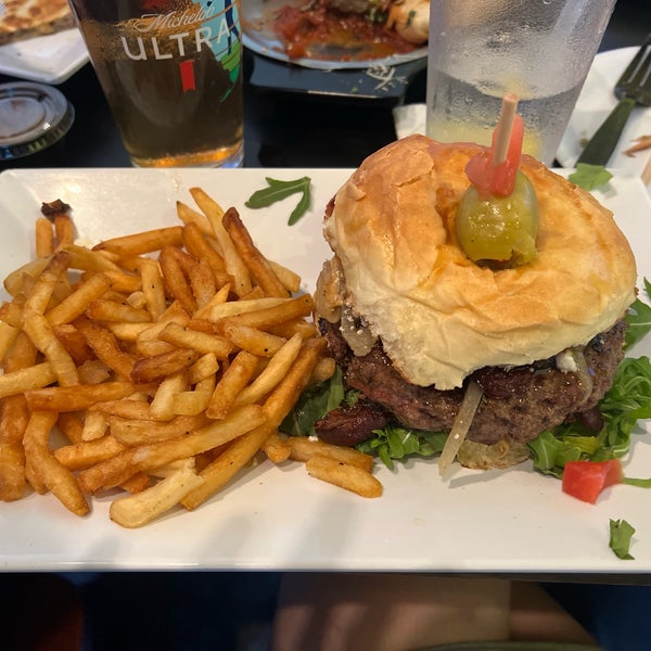 Fat Katz - Sports Bar in Fort Myers