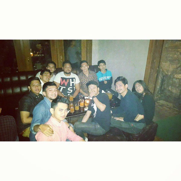 Halfway Bar & Lounge - Lounge in Bandung