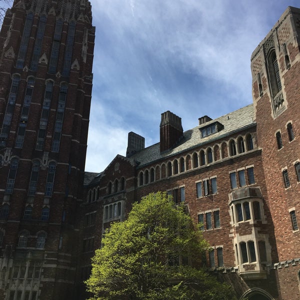 Hall of Graduate Studies - College Academic Building in Downtown New Haven