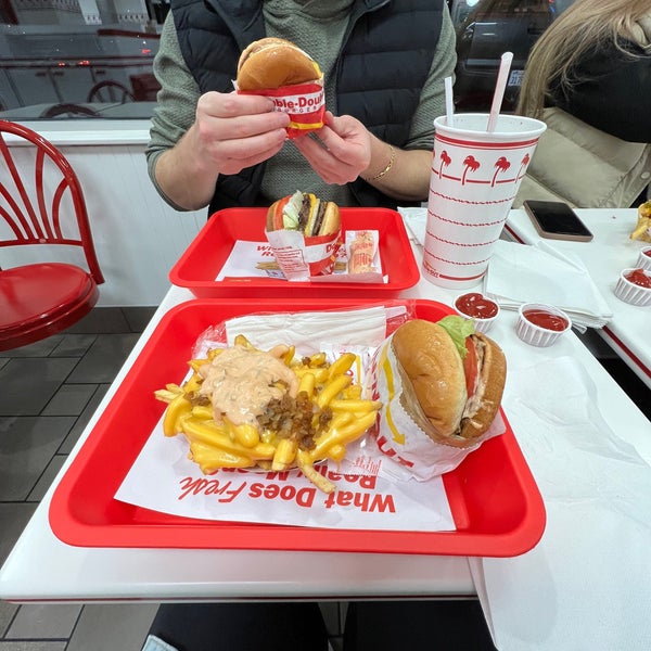 In-N-Out Burger - Fast Food Restaurant in Natomas Marketplace