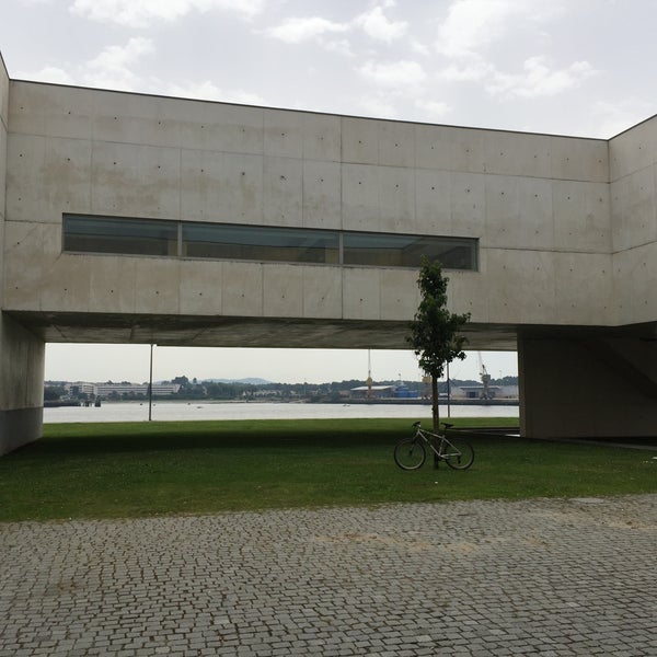 Biblioteca Municipal de Viana do Castelo - Library