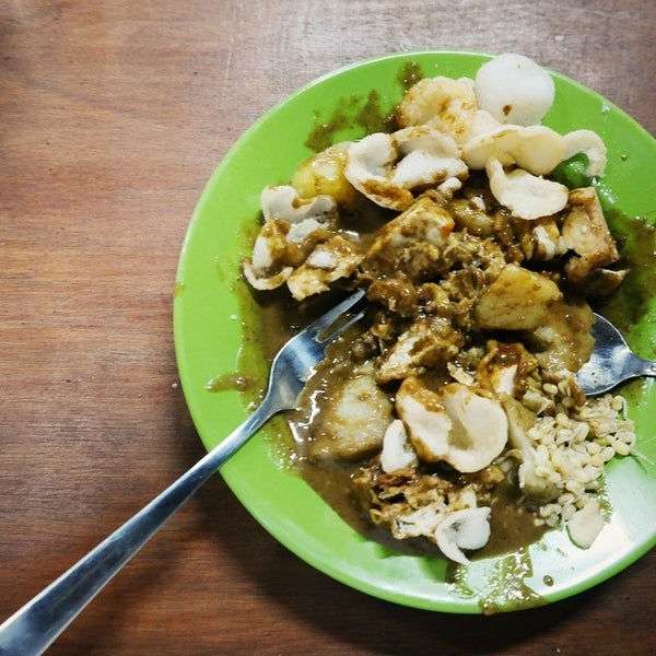 Tahu Telor Pak Jayen - Indonesian Restaurant in Surabaya