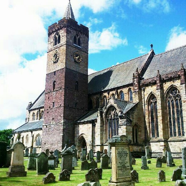 Dunblane Cathedral - Church in Dunblane