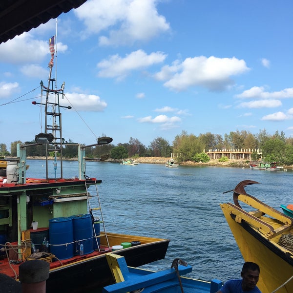 Jeti Pulau Kapas - Boat or Ferry