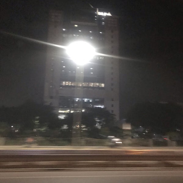 DLF Square Bldg - 1 tip