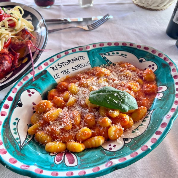 Le Tre Sorelle - Italian Restaurant