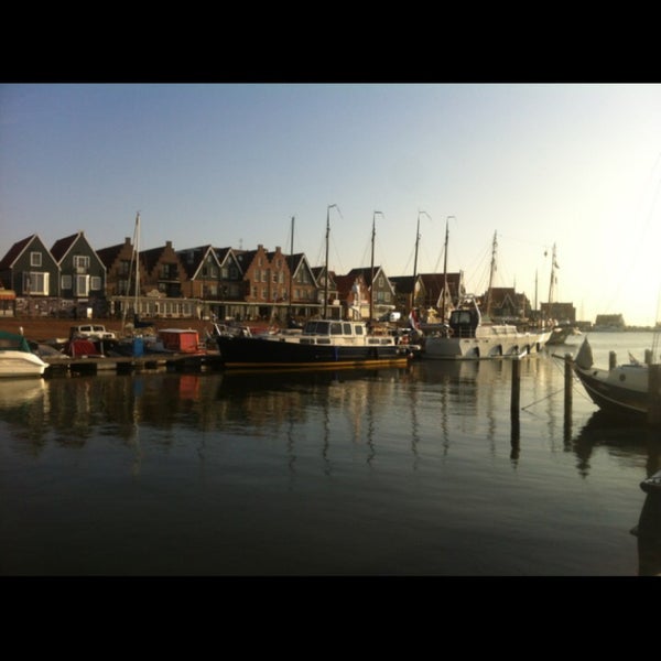 Marina Monnickendam - Harbor or Marina
