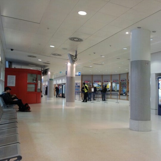 Edinburgh Bus Station - Bus Station in Edinburgh