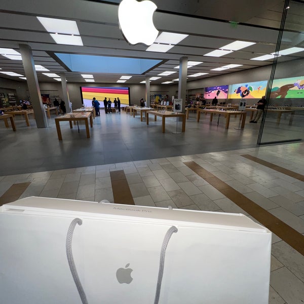 Apple Bellevue Square - Bellevue Square - 60 tips from 6353 visitors
