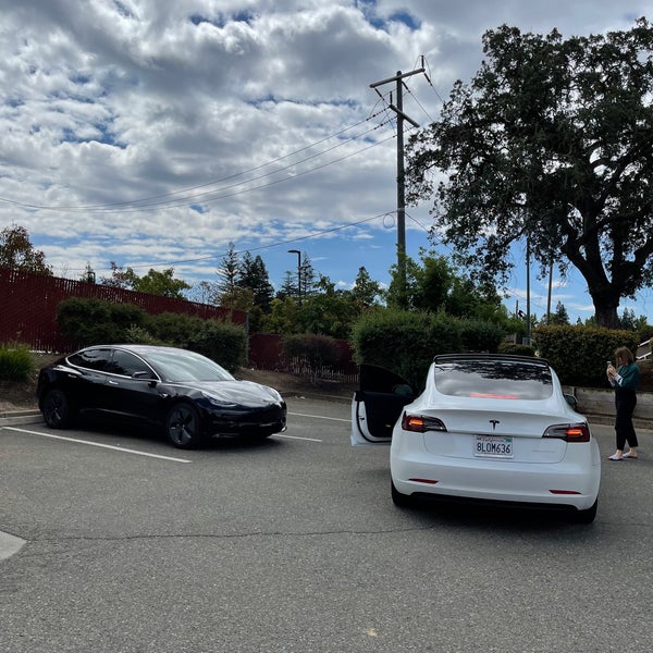North Highlands-Antelope Library - Library in Antelope
