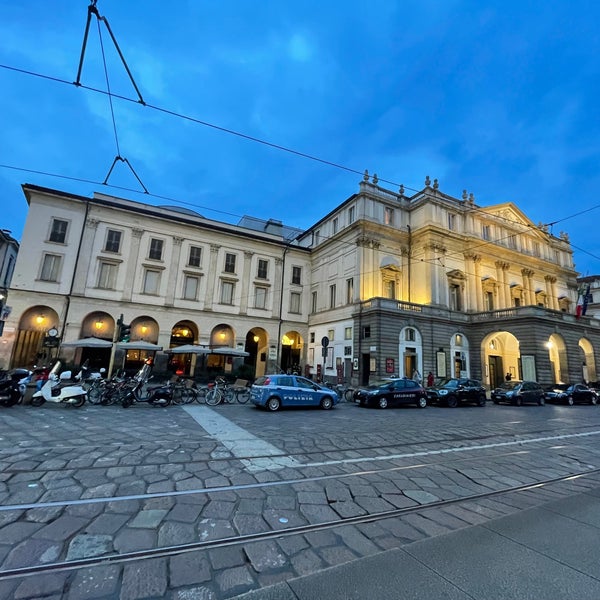 Piazza della Scala - Duomo - 53 tips from 10099 visitors