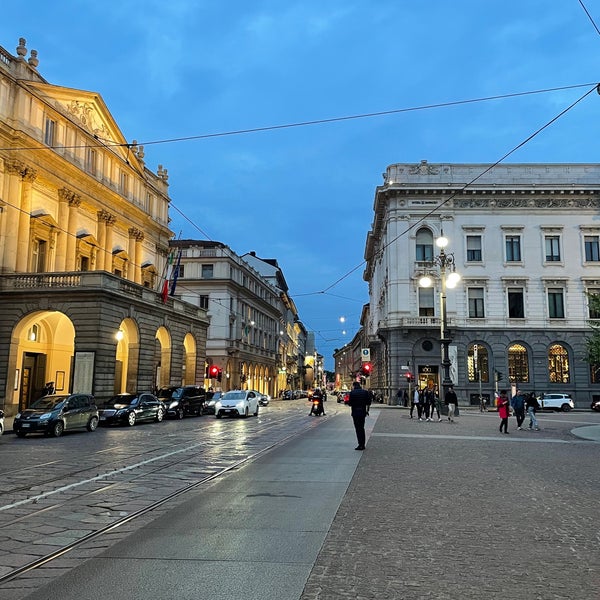 Piazza della Scala - Duomo - 53 tips from 10099 visitors