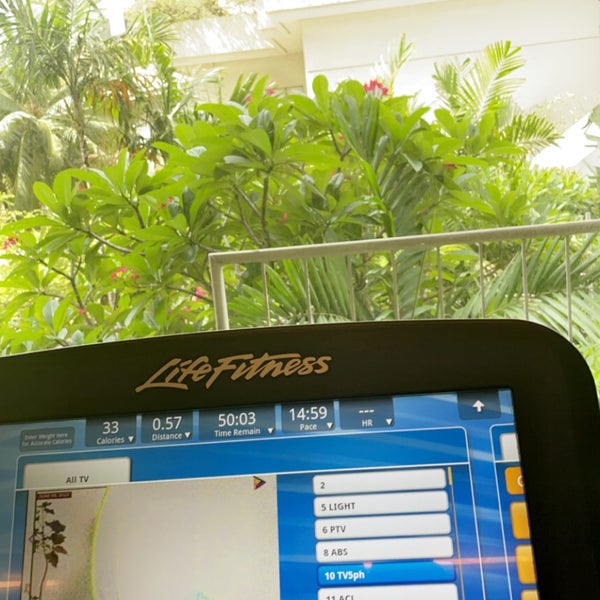 Pool Area Edsa Shangri-La - Hotel Pool in Mandaluyong District 1