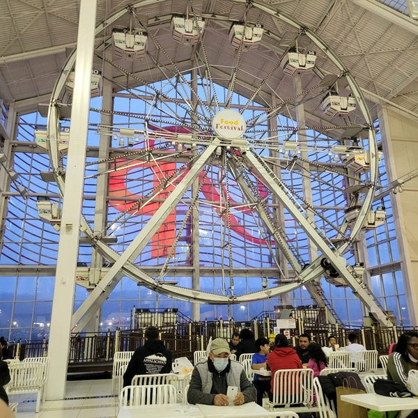 Palisades Center Ferris Wheel