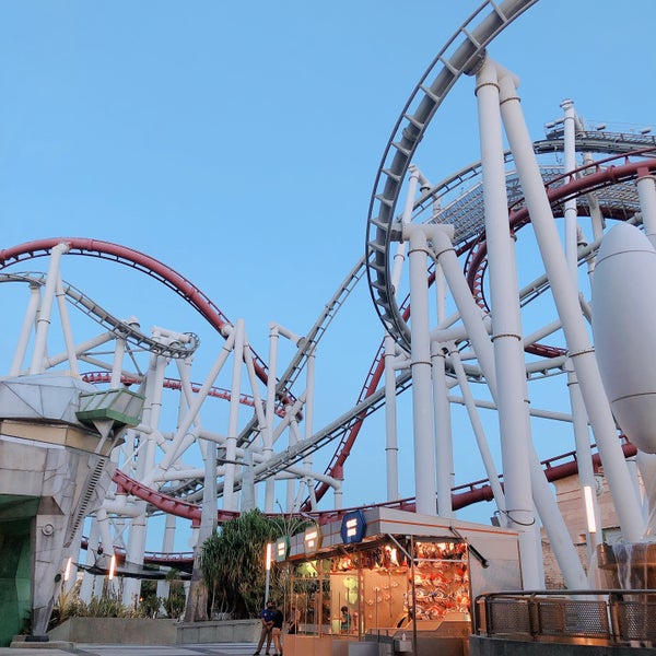 Photos at Battlestar Galactica: Human vs. Cylon - Universal Studios ...