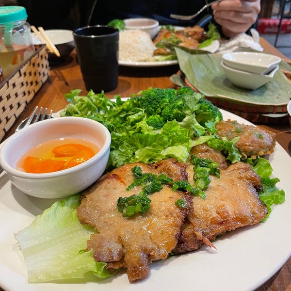 Mr. Red Cafe - Hastings-Sunrise - Vancouver, BC