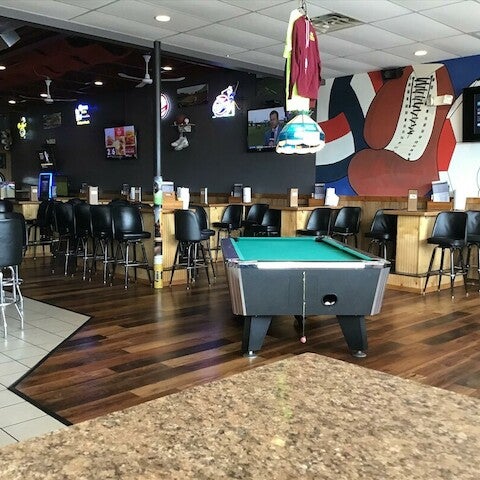 Sneakers Sports Bar & Grill - Janesville, WI