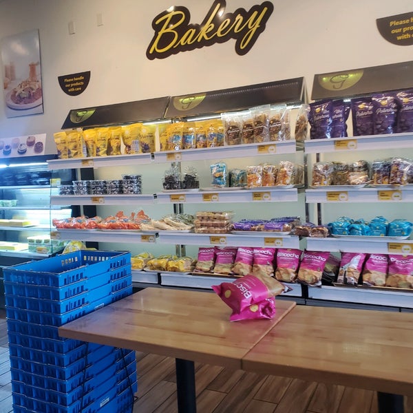 Goldilocks Bake Shop & Restaurant - 13 tips from 853 visitors