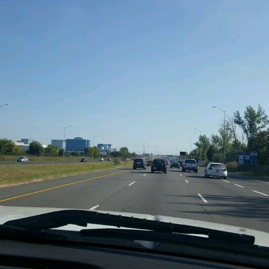 Hwy 404 at 16th Ave. - Intersection