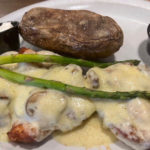 Lucky's Steakhouse - 24 tips