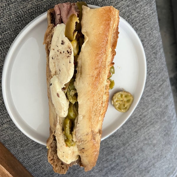 Fiore's House of Quality - 414 Adams St