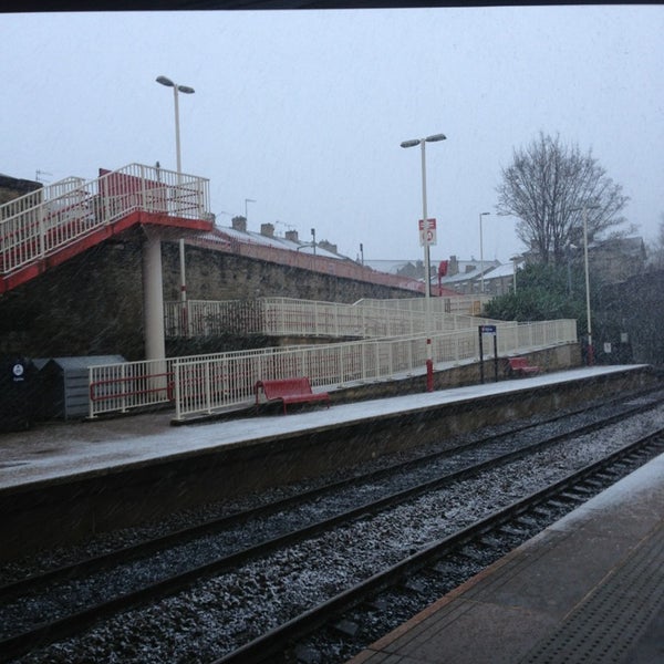 Brighouse Railway Station (BGH) - Railway St.