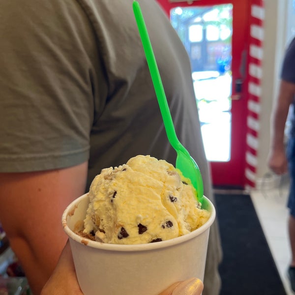 North Pole Fudge and Ice Cream Co. - Dessert Shop