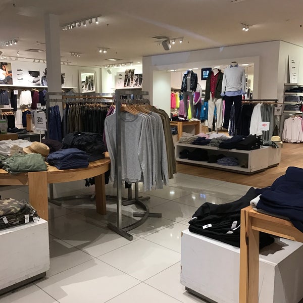 GAP - Clothing Store in Omaha