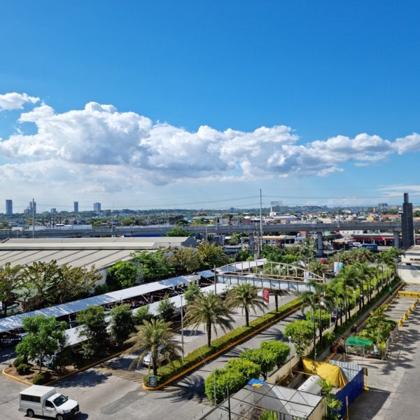 Robinson's Metro East