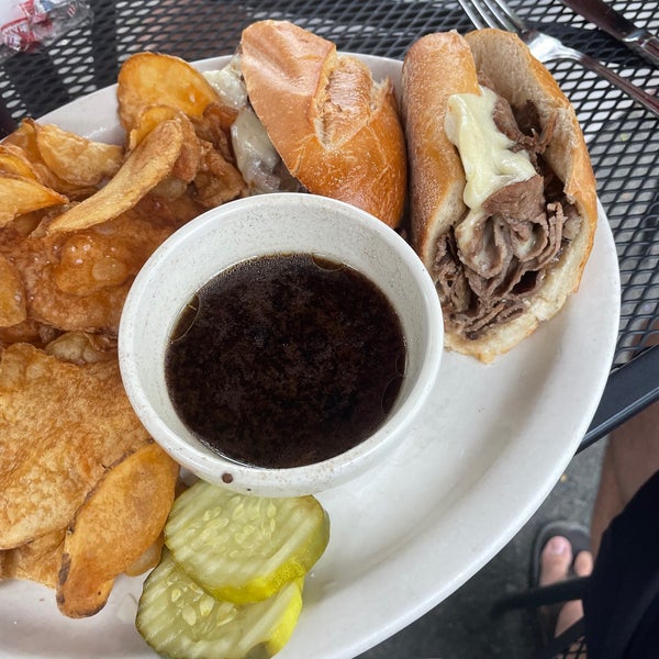 King George II Inn - 102 Radcliffe St