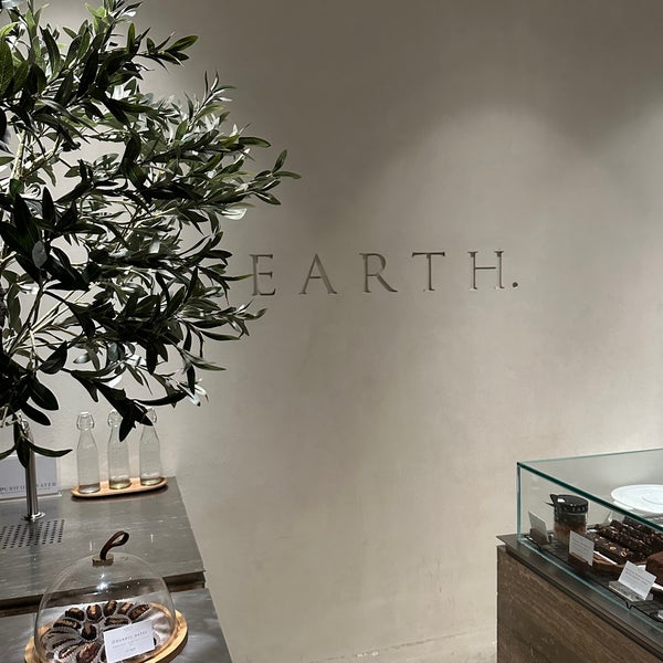 Earth Roastery - Coffee Shop