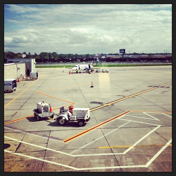 Photos at Concourse D (Now Closed) - CLE airport