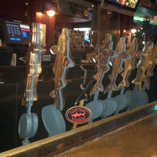 Dogfish Head Alehouse - Bar