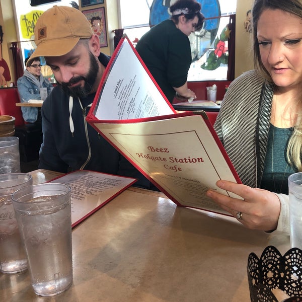 Beez Holgate Station Cafe - Portland, OR