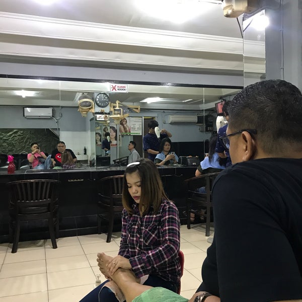 Laris Love Salon - Jalan Bendungan Hilir Raya