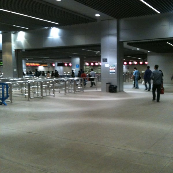 拱北口岸 Gongbei Port - Border Crossing