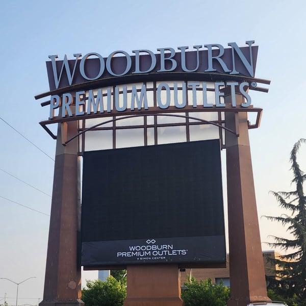 Woodburn Premium Outlets - 1001 Arney Rd