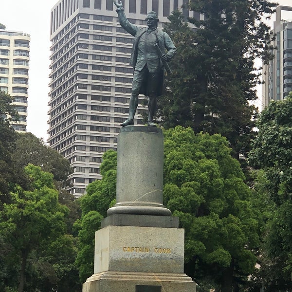 Captain Cook Statue - Monument in Hyde Park