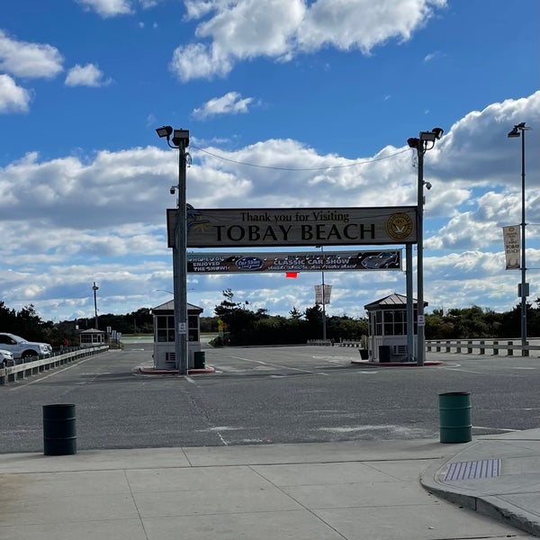 Tobay Beach - Beach in Oyster Bay