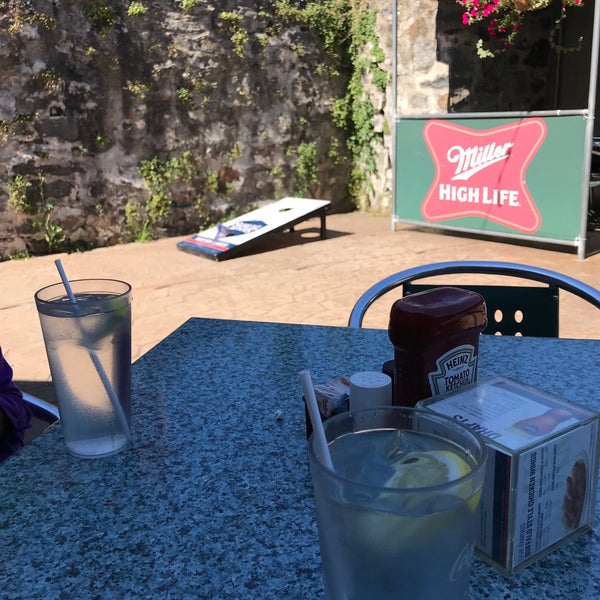 Archie Moore's Restaurant & Bar - Bar