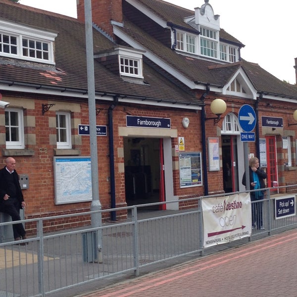 Farnborough Main Railway Station (FNB) - Train Station in Farnborough