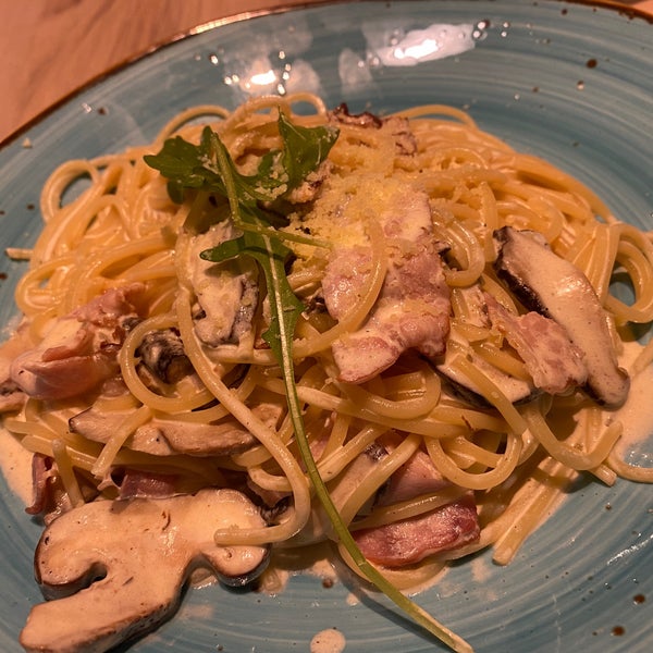 Hot Tomato Cafe & Grill