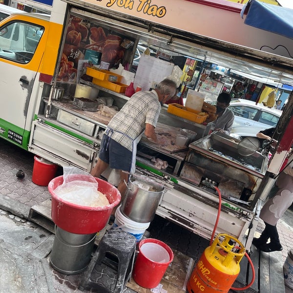 Glutton Street 贪吃街 - Food Truck in Muar